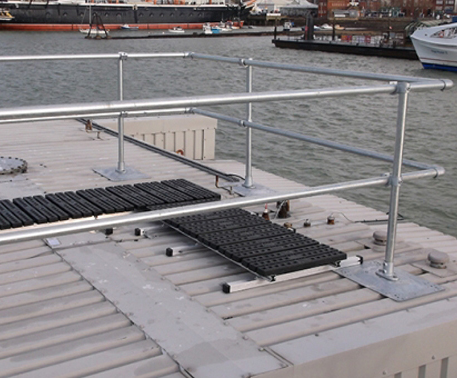 Edge protection and anti-slip surface at harbour | Safesite | ESI ...