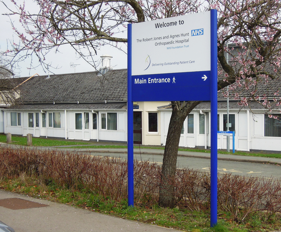 Post and Panel modular signage system | Signscape and Signconex | ESI ...