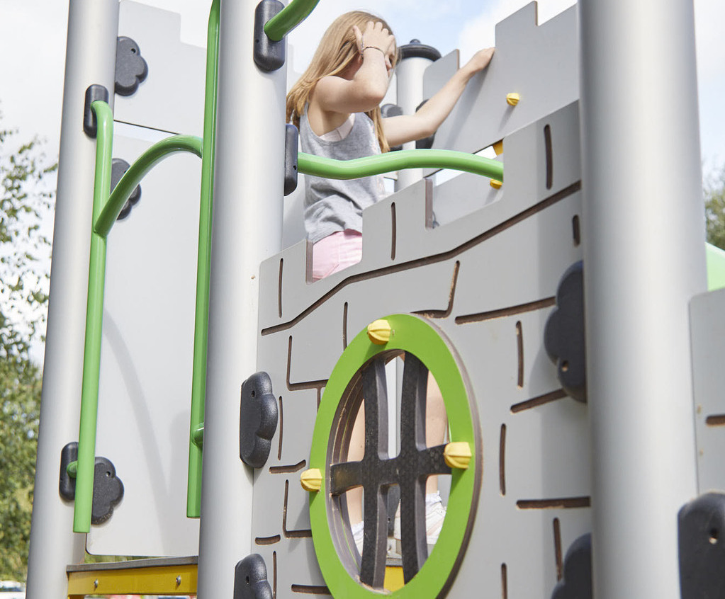 Fort Knight themed multiplay unit for 2-6 years | Sutcliffe Play | ESI ...