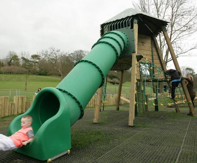 Timber Tree House with plastic slide | Wicksteed Playgrounds | ESI ...
