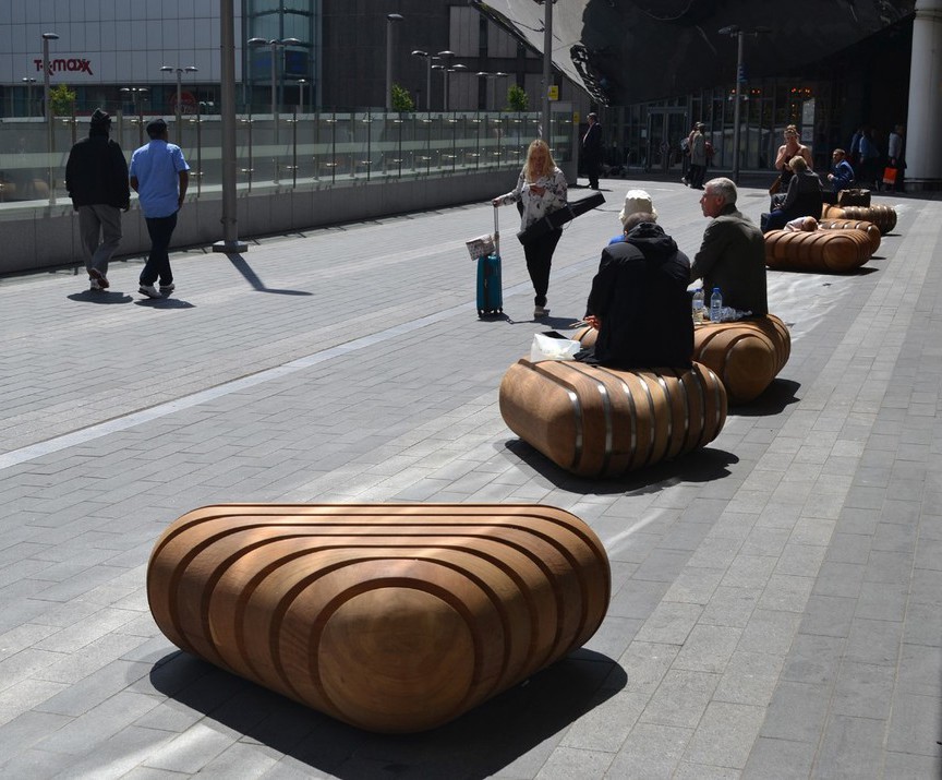 Contemporary seating - Birmingham New Street station | Woodscape | ESI ...