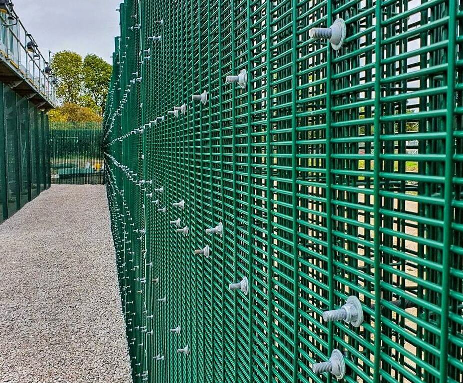 Corrusec SR3 - high security corrugated mesh fencing | Zaun | ESI ...