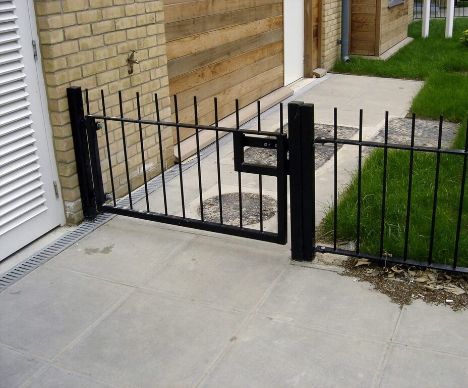 Vertical solid bar steel railings | Zaun | ESI External Works