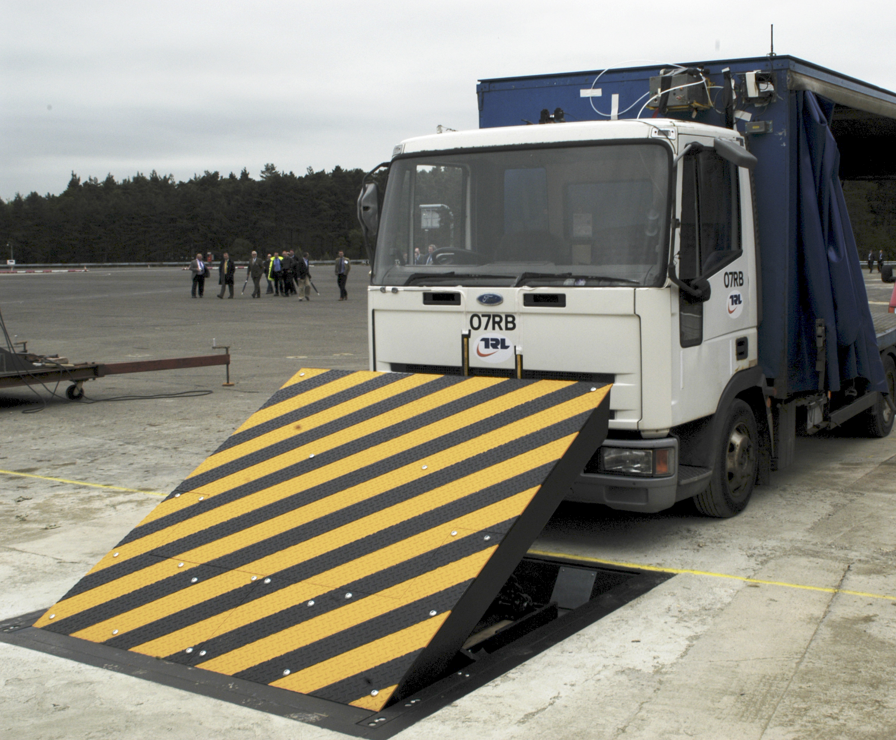 RB880CR Defender high-security road blocker | Avon Barrier | ESI ...