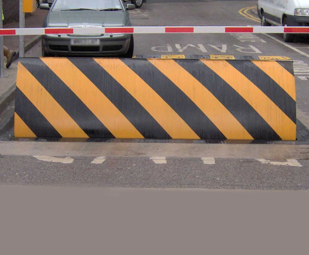 Avon RB700 road blocker - Security Road Blocker | Avon Barrier | ESI ...