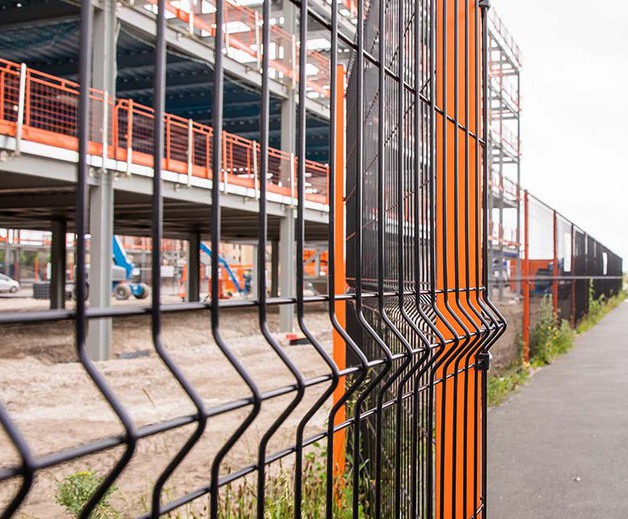 VGuard rigid mesh fencing secures construction site | Barkers Fencing ...