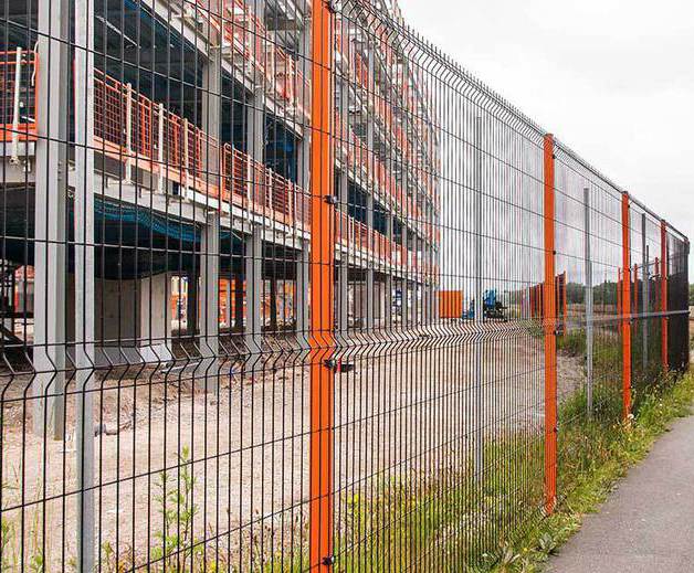 VGuard rigid mesh fencing secures construction site | Barkers Fencing ...