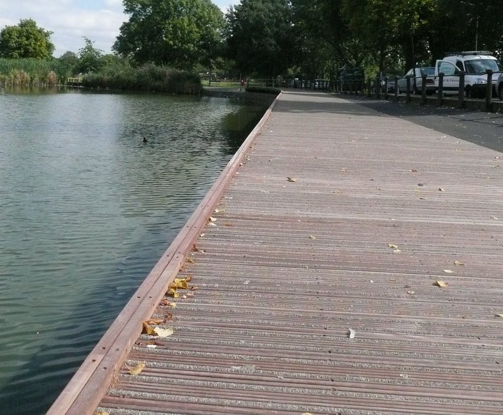 Bespoke curved boardwalk, Clapham Common Mount Pond | CTS Bridges | ESI ...