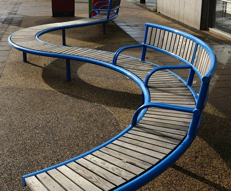 Bespoke curved seating - Cowick Street, Exeter | Benchmark Design | ESI ...