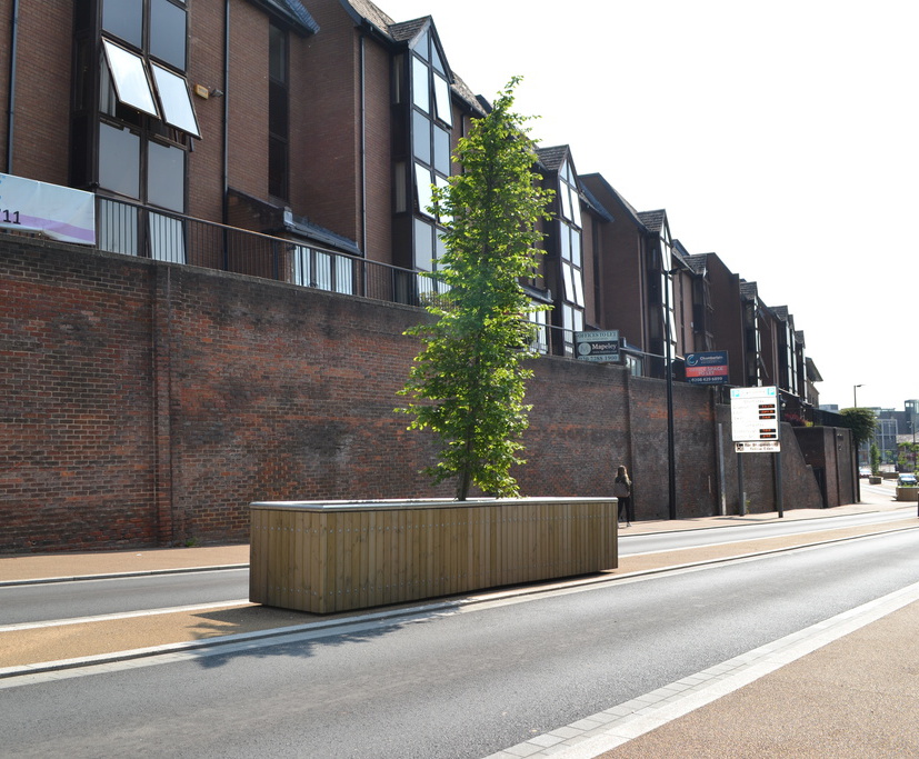 Castleton rectangular planter timber with steel capping | Street Design ...
