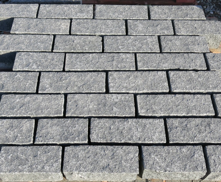 Scottish Whin fine textured dark grey setts | Tradstocks | ESI External ...