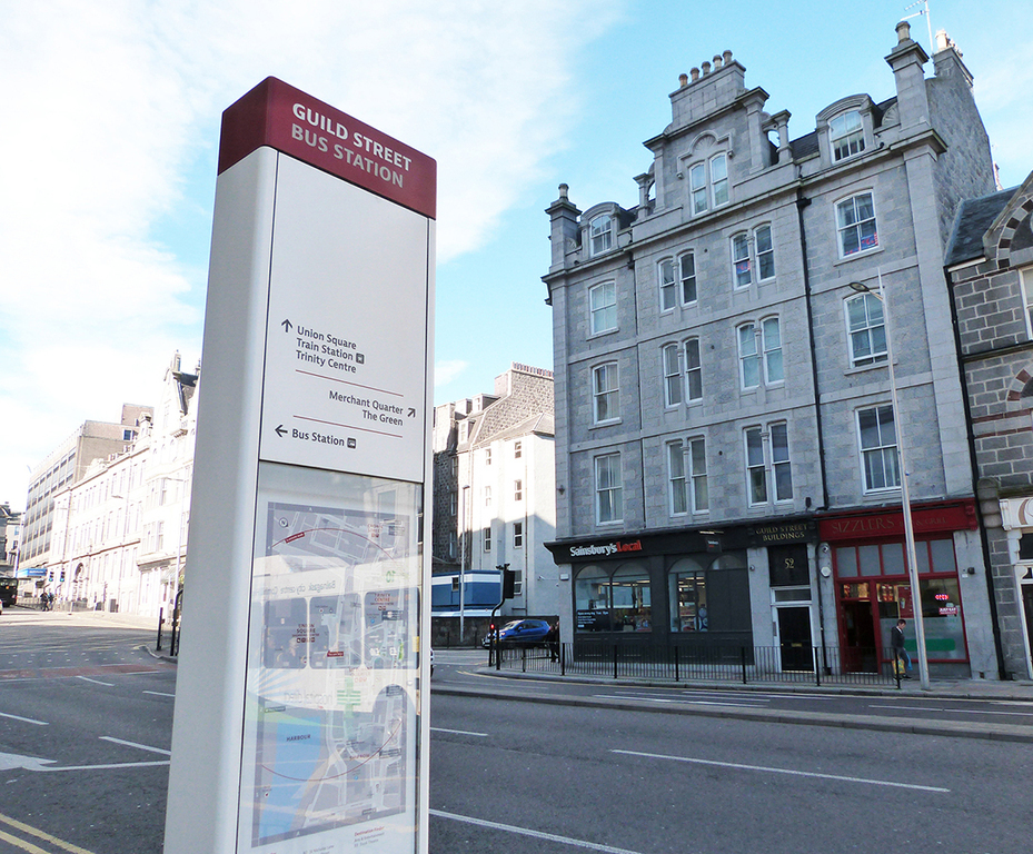 Pedestrian wayfinding totem signage - Aberdeen | Trueform | ESI ...