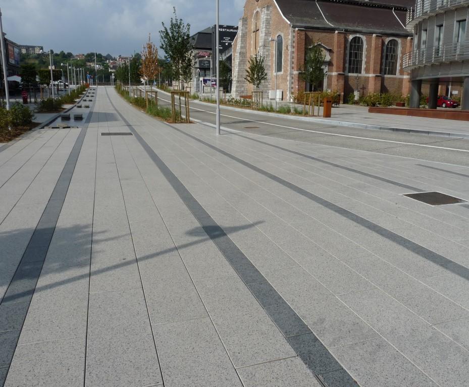 Concrete paving slabs and benches for public square | URBASTYLE® | ESI ...