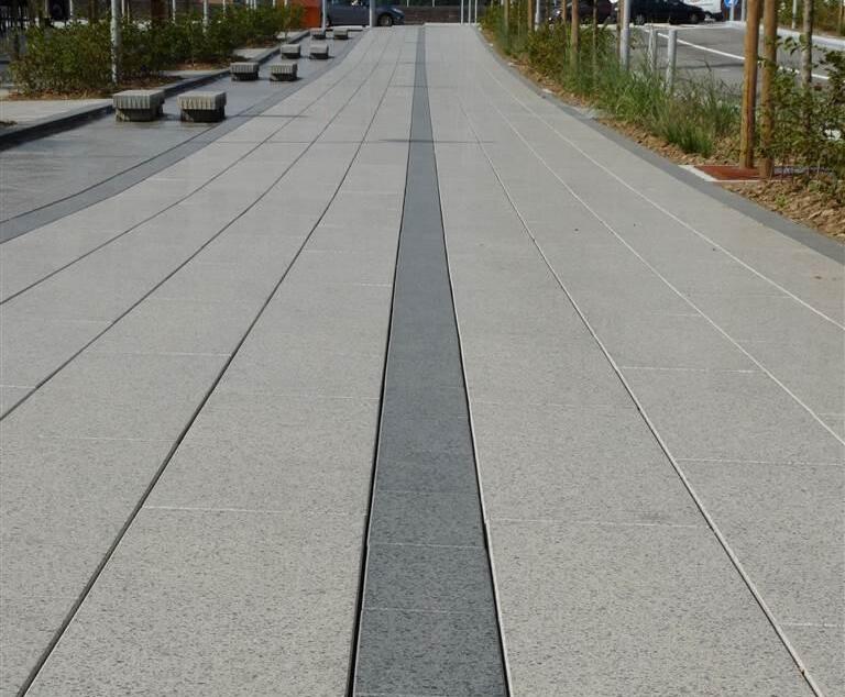 Concrete paving slabs and benches for public square | URBASTYLE® | ESI ...