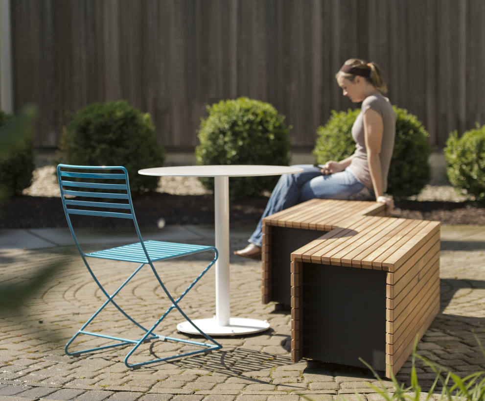 Parallel 42 bench by Landscape Forms | Artform Urban Furniture | ESI ...