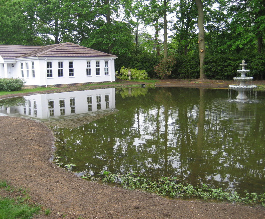 Lake design and construction for private garden | Lakes & Fountains ...