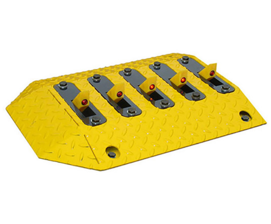 Directional flow plate with reflective studs | Flowplates | ESI ...