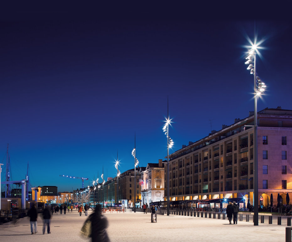 Olivio Grande luminaire for accent and floodlighting | Selux UK | ESI External Works