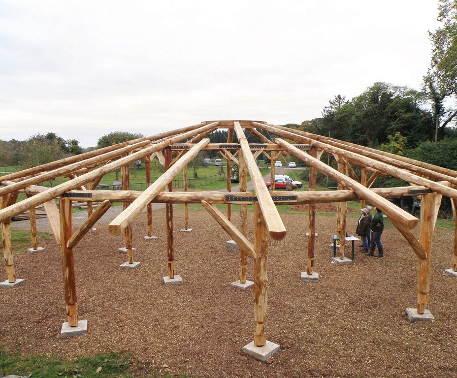 16m-diameter bespoke timber roundhouse with sedum roof | Roundwood ...