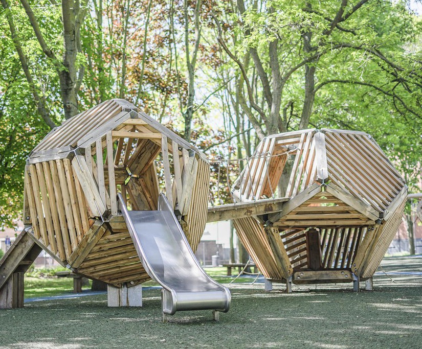 Robinia natural play structures, Burgess Park Playground | Duncan ...