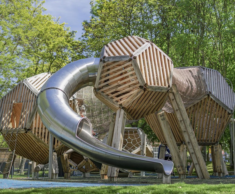 Robinia natural play structures, Burgess Park Playground | Duncan ...