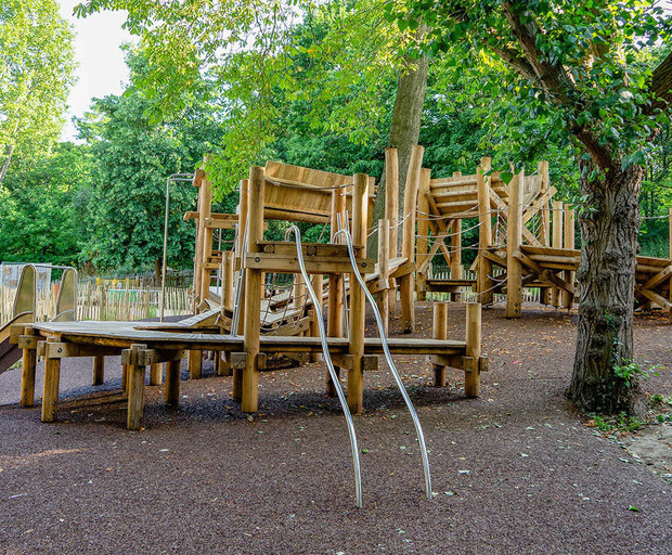 Bespoke oak and robinia timber play towers, Holland Park | Duncan ...