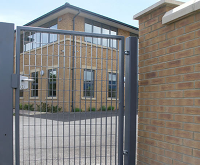 Steel grating gates | Lang+Fulton | ESI External Works