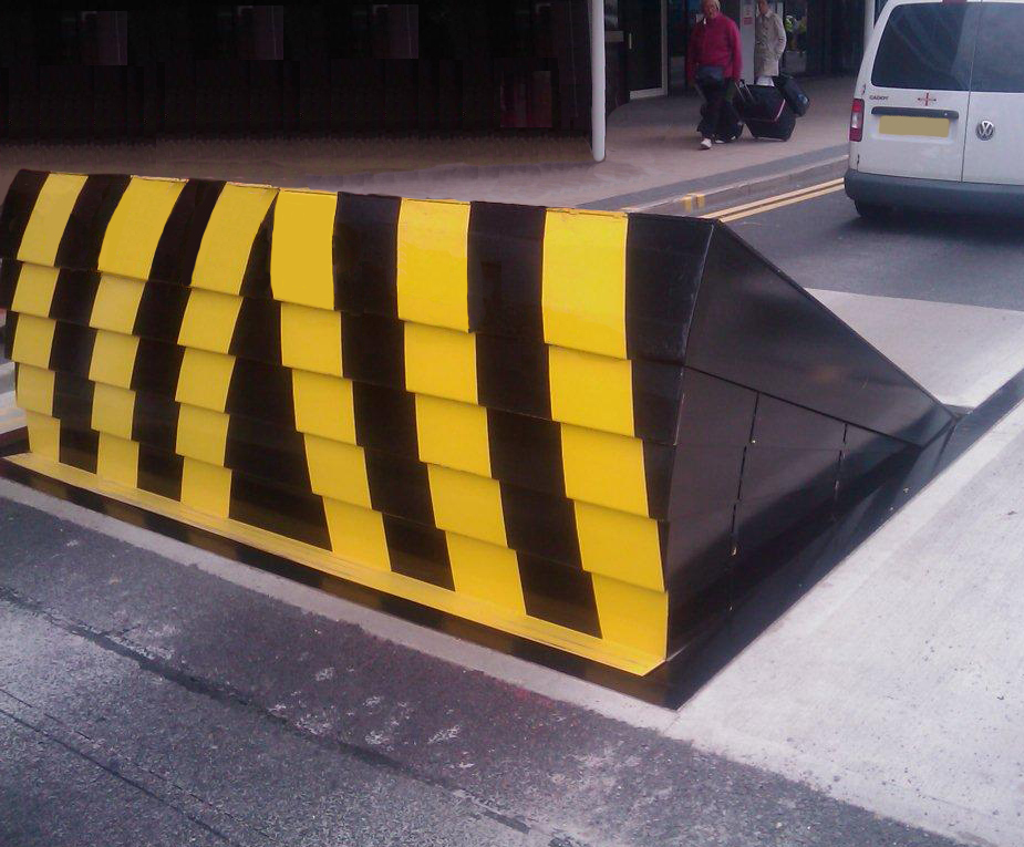 PAS 68 Terra surface-mount road blocker - 7.5t @ 50mph | Frontier Pitts ...