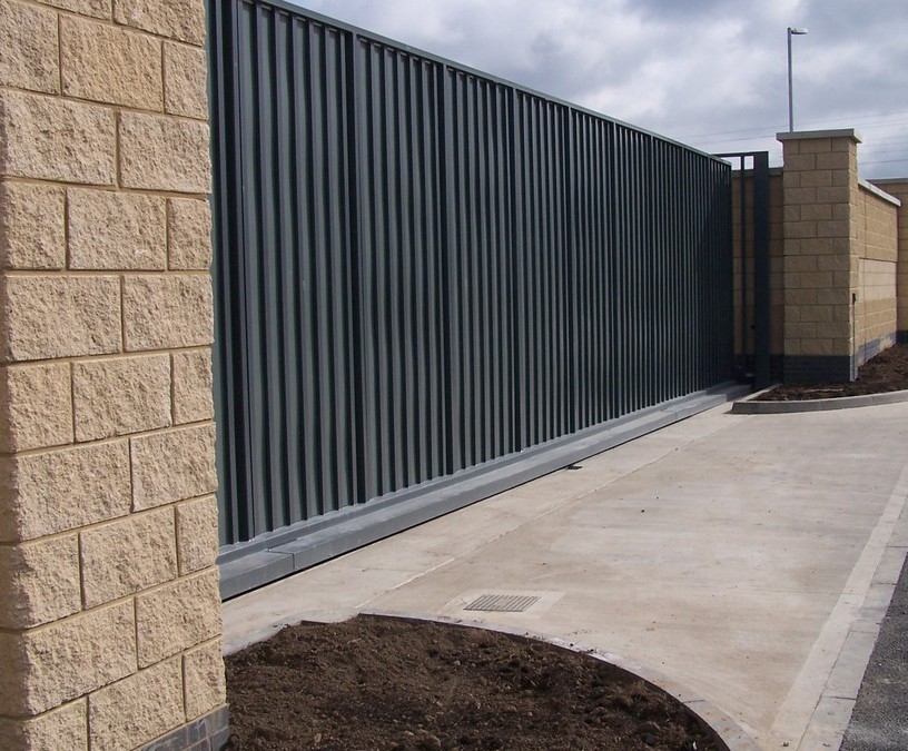 Tracked security sliding gates | Frontier Pitts | ESI External Works