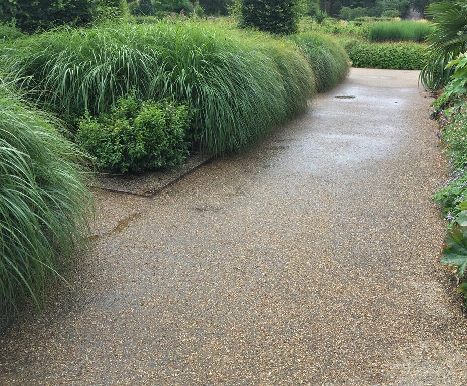 Titan steel pathway edging - RHS Wisley gardens | EverEdge | ESI ...
