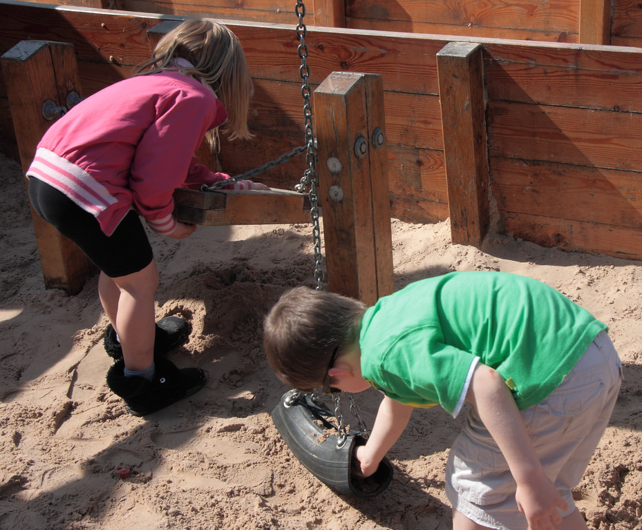 Bespoke barge sand play feature for heritage area park | Timberplay ...