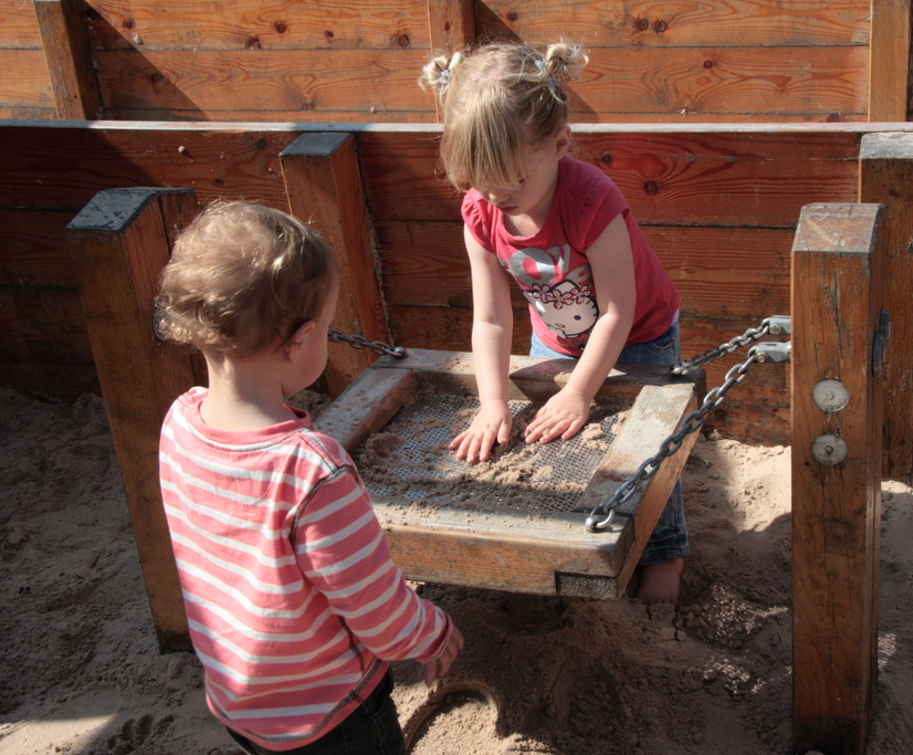 Bespoke barge sand play feature for heritage area park | Timberplay ...