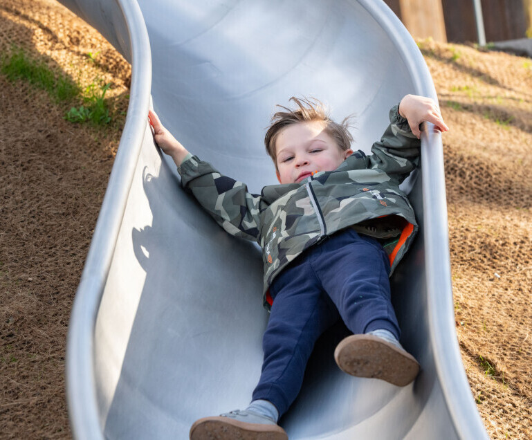 Bespoke 15m-long slide for local nature reserve | Timberplay | ESI ...